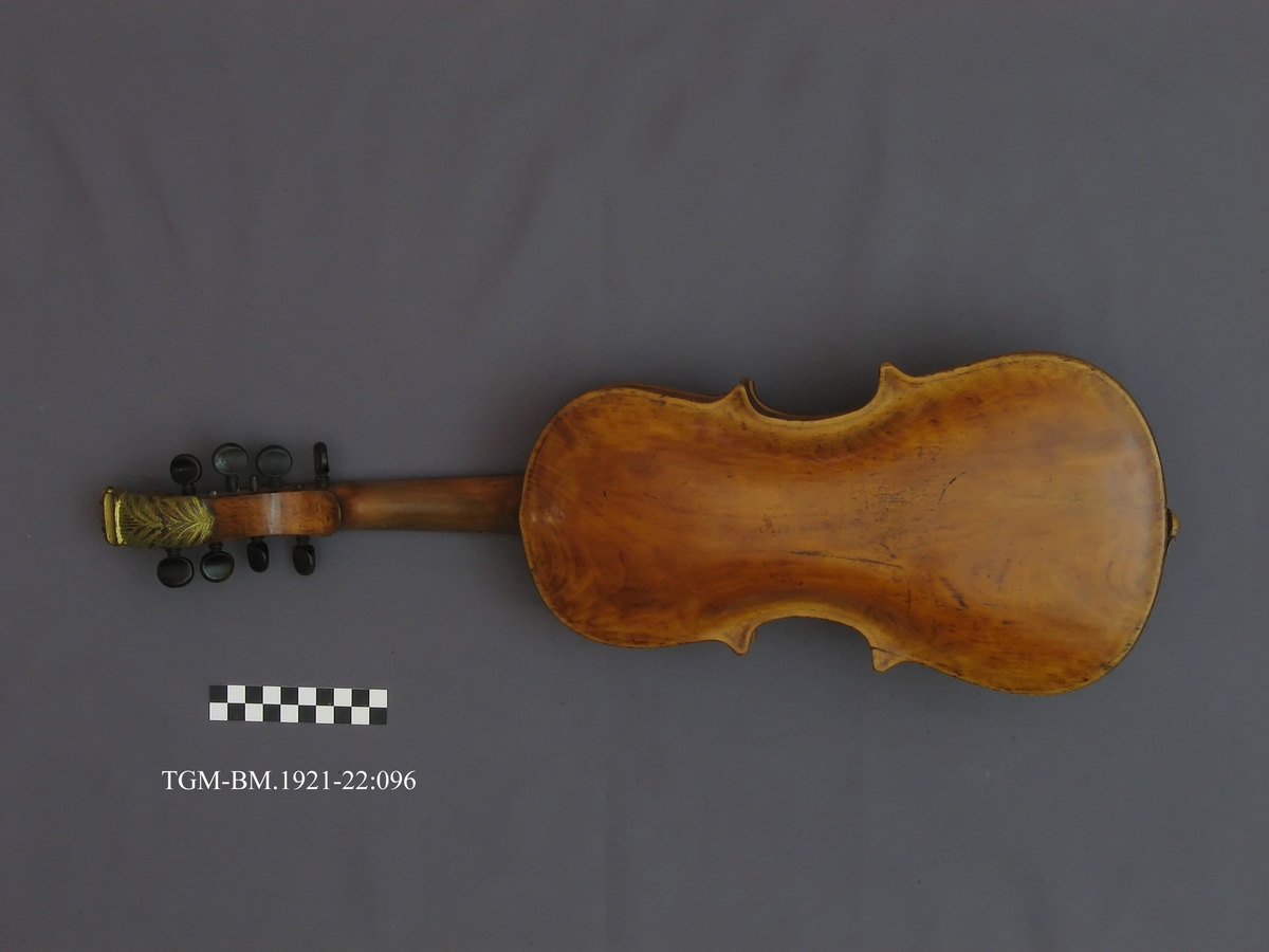 Hardingfele - Telemark Museum / DigitaltMuseum