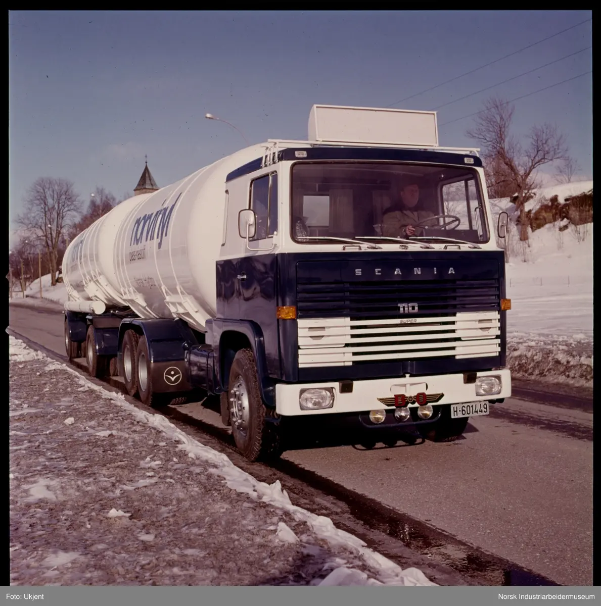 Ny Norvinyl-bulkbil. - Norsk Industriarbeidermuseum / DigitaltMuseum