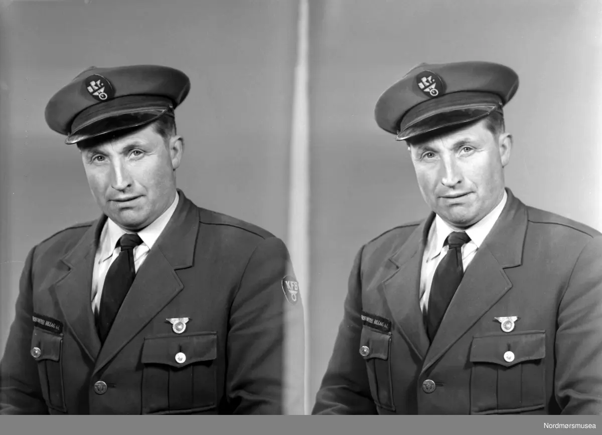 Foto av sjåfør Kristen Kleven ved Kristiansund Frei billag a/l. Fotoet ...