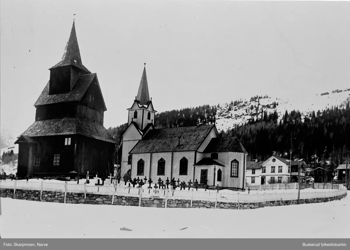 Torpo stavkirke ved siden av den nye kirken. Torpo stavkirke ble bygget ...