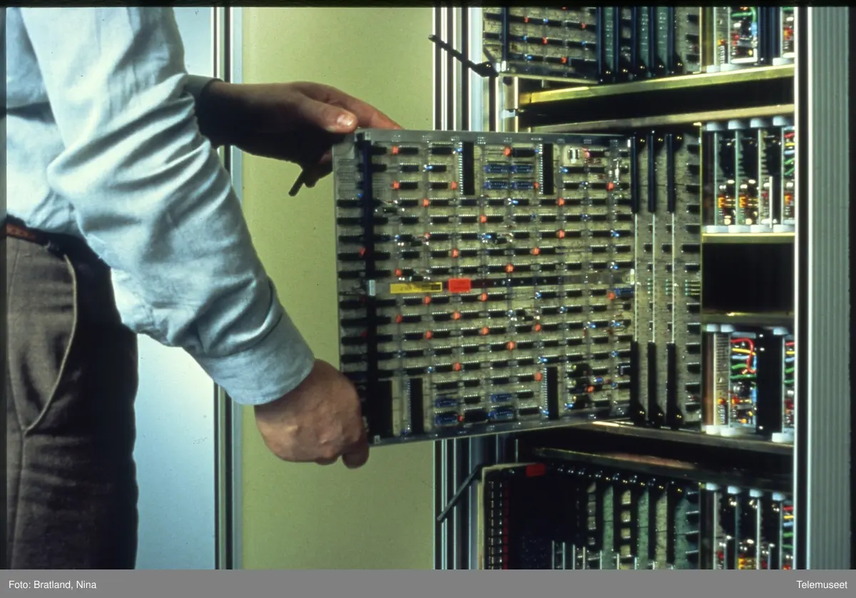 Datamaskiner Norsk Data - Norsk Teknisk Museum / DigitaltMuseum