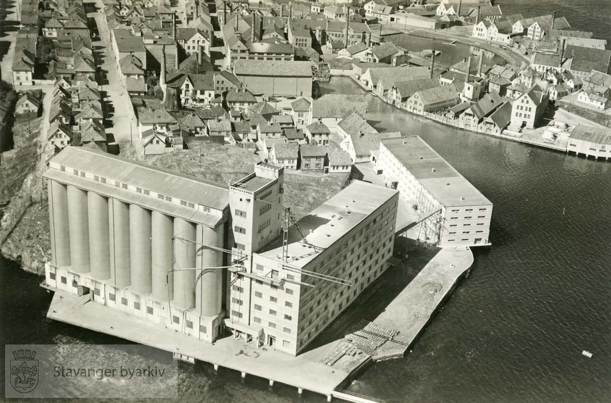 Flyfoto av Nordkronen - Stavanger byarkiv / DigitaltMuseum