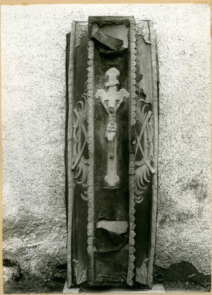 Badelunda sn, kyrkan. Horn-Wittenbergska gravkoret. "Herregraven II ...