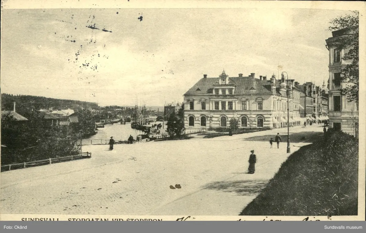 Vykort över Storgatan vid Storbron i Sundsvall. - Sundsvalls museum ...