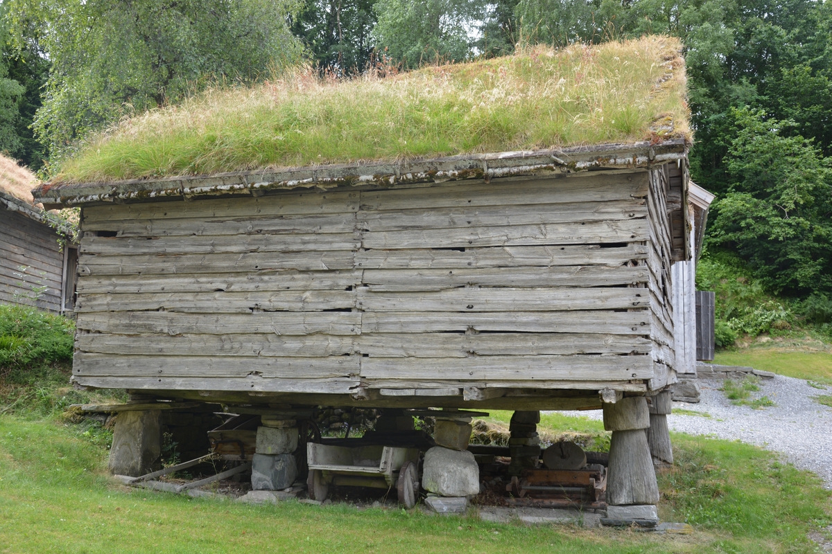 Stabbur - Nordfjord Folkemuseum / DigitaltMuseum