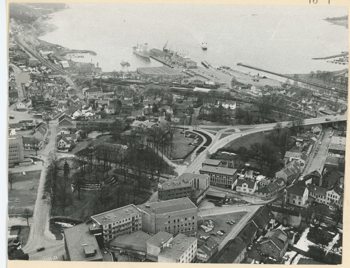 Moss sentrum (flyfoto) - Mossebibliotekene / DigitaltMuseum