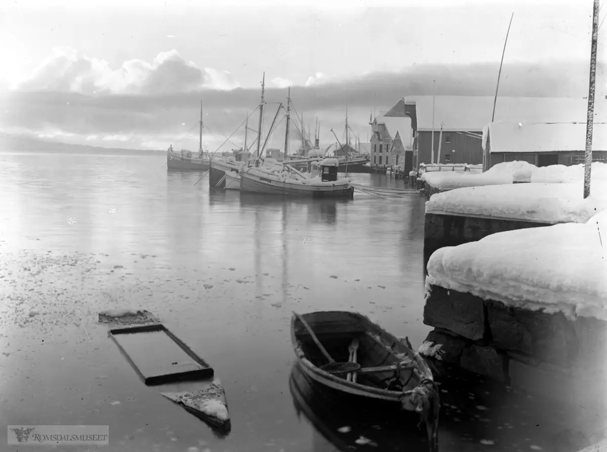 Molde havn. vinter. - Romsdalsmuseet / DigitaltMuseum
