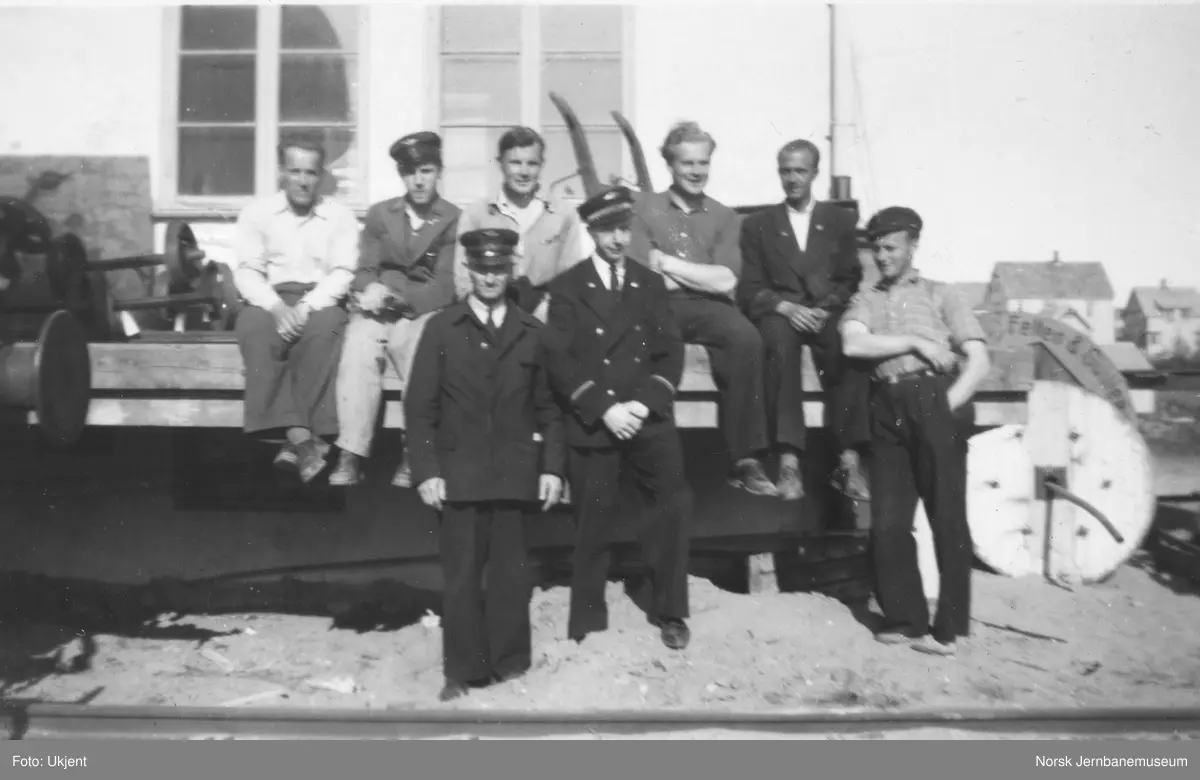 Mo i Rana stasjon : den nye godsekspedisjonen før stykkgodsrampa ble ...