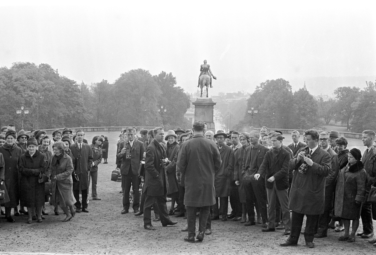 Serie. Regjeringsskifte med Per Borten som ny statsminister, foran ...