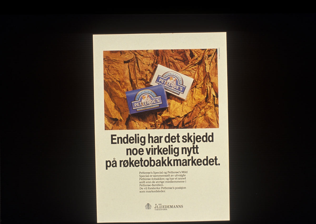 Avfotografert plakat med reklame for Petterøes Special. - Stiftelsen ...