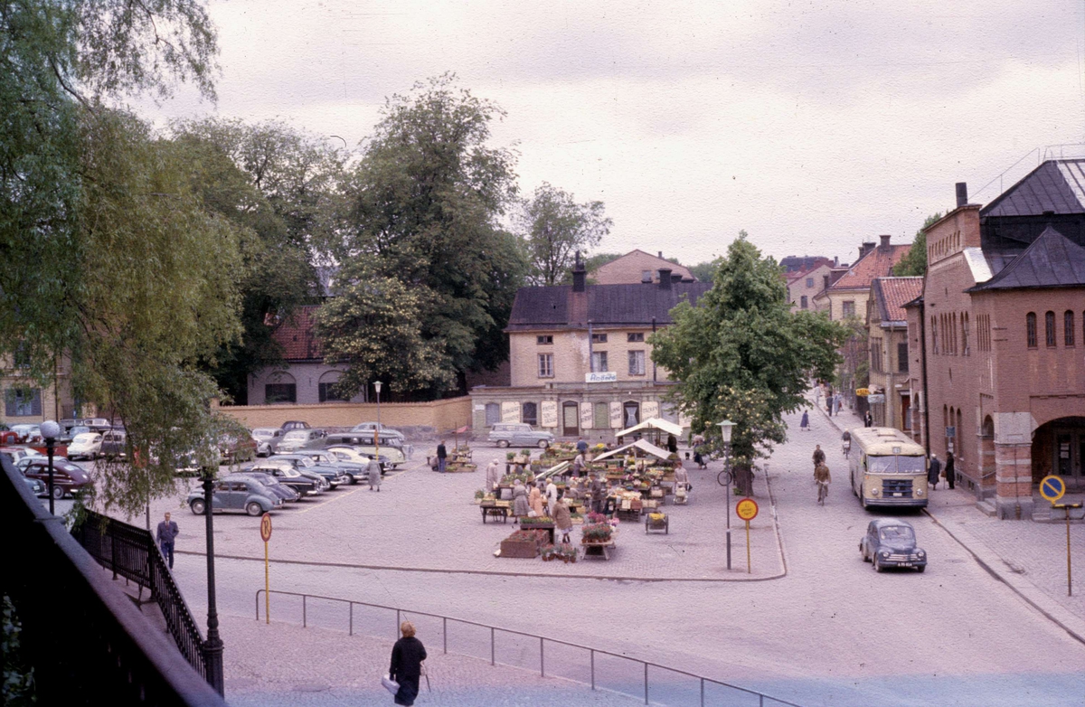 S:t Eriks torg och Saluhallen i Uppsala 1959 - Upplandsmuseet ...