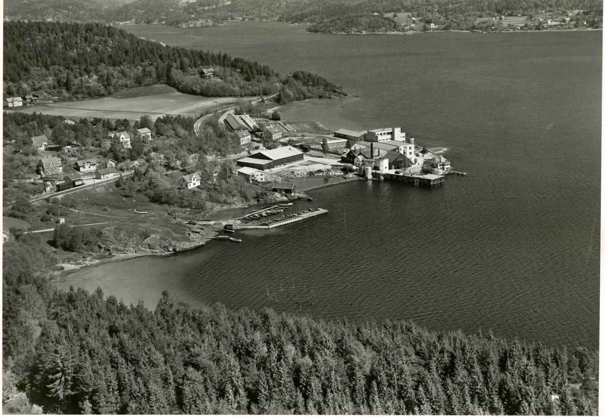 Heistad fabrikker, flyfoto - Telemark Museum / DigitaltMuseum