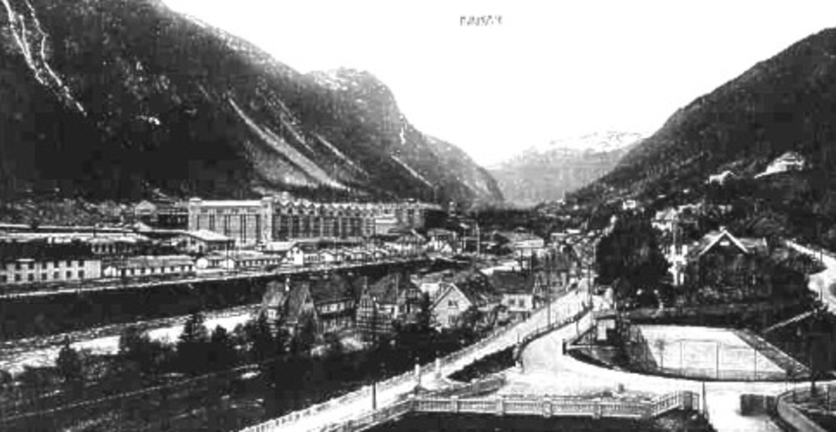 Rjukan. Mappe med 10 avlange bilder. - Telemark Museum / DigitaltMuseum