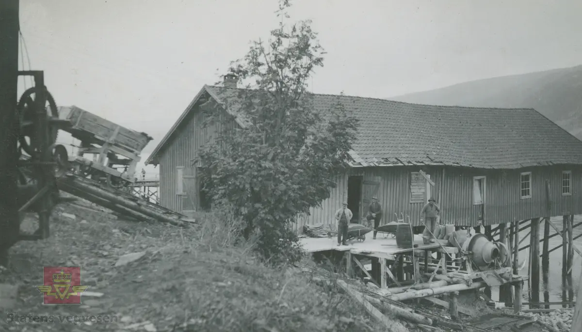 Vingnesbrua på Lillehammer under oppbygging i perioden 1930-1934 ...