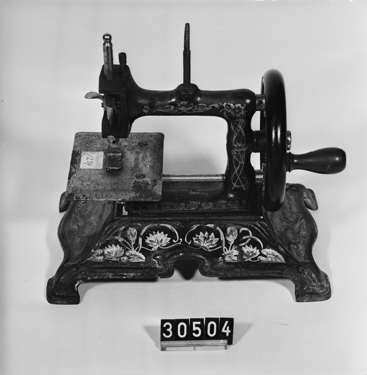 Symaskin, för kedjesöm - Tekniska museet / DigitaltMuseum