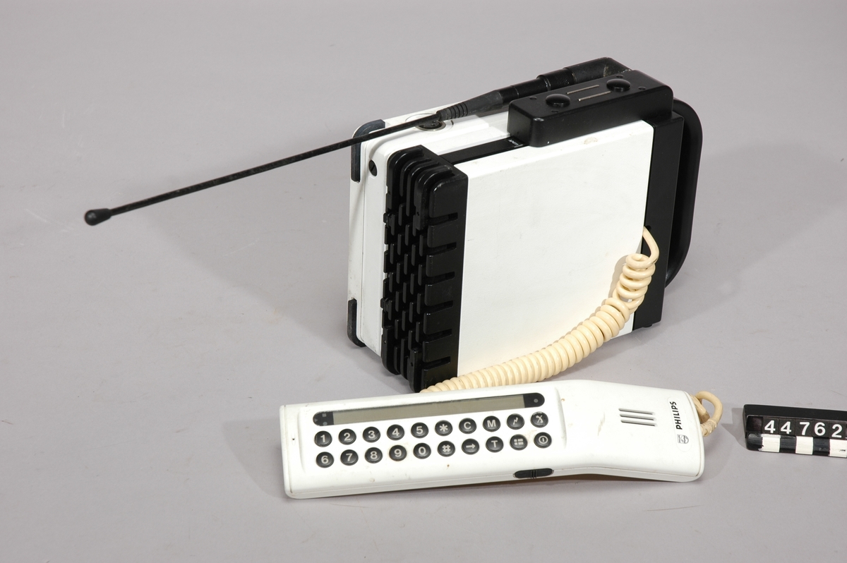 Mobiltelefon - Tekniska museet / DigitaltMuseum