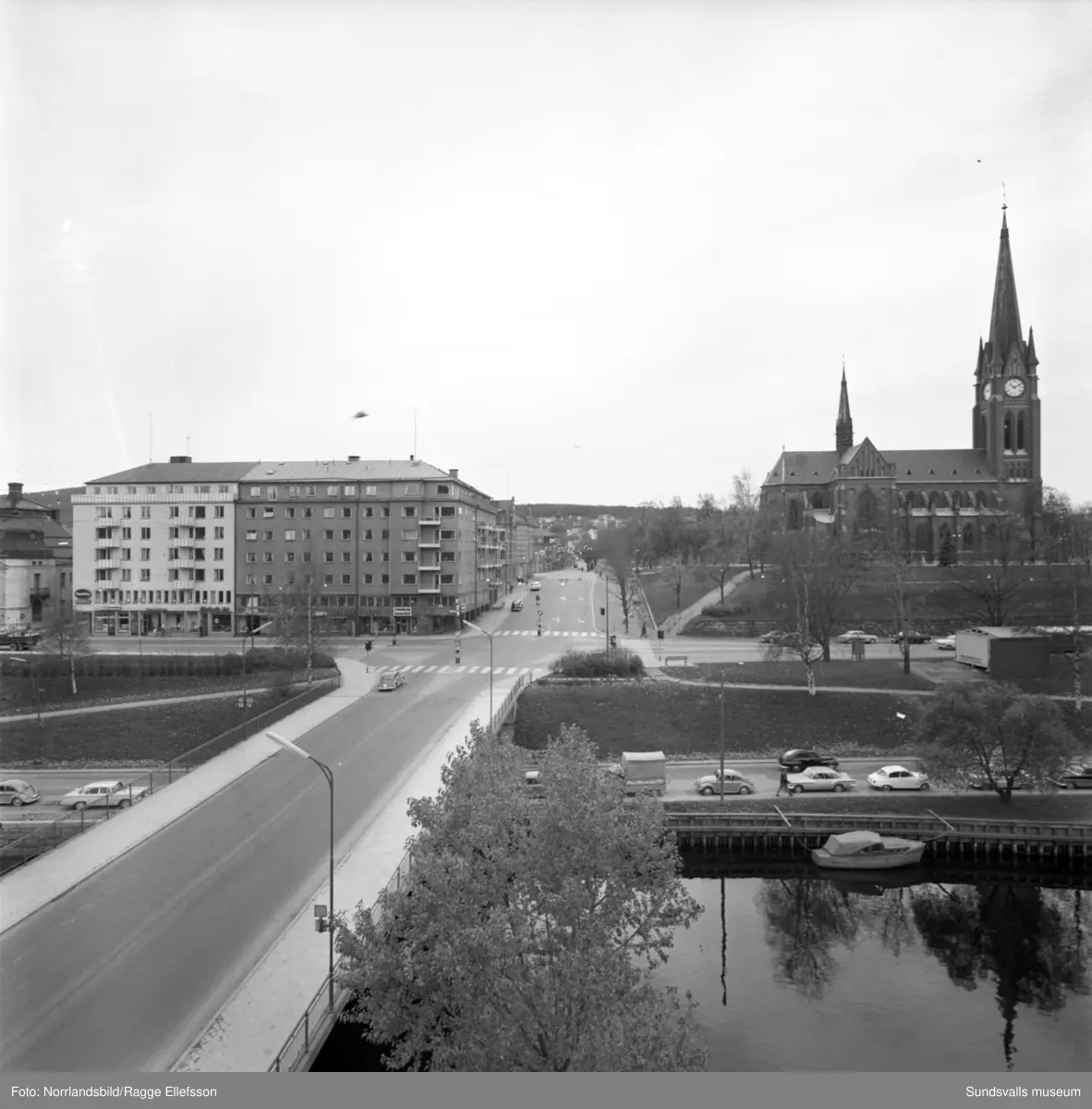 Huset på Storgatan 33, kvarteret Vinsten, och Storbron fotograferat ...