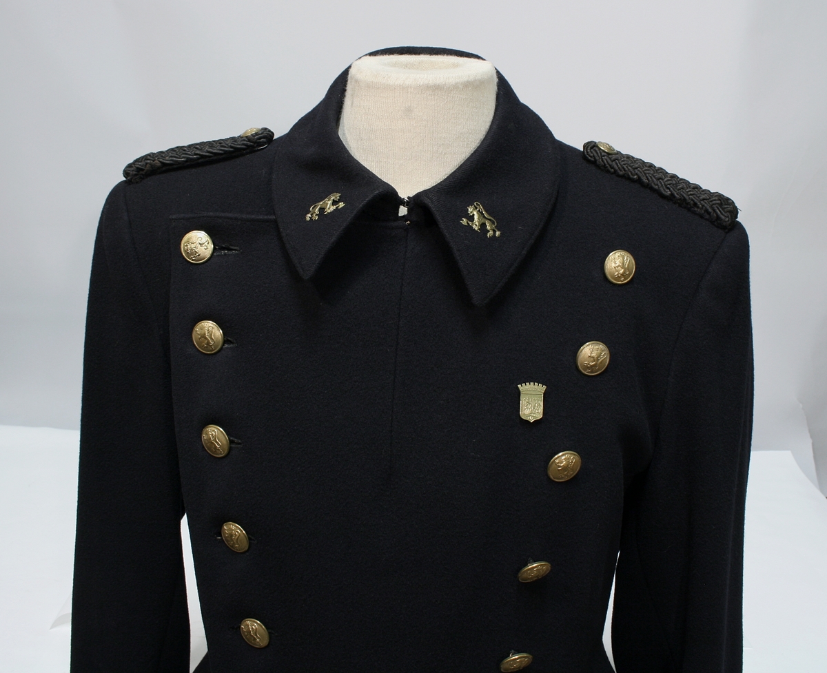 Politiuniform M/1935 - Justismuseet / DigitaltMuseum