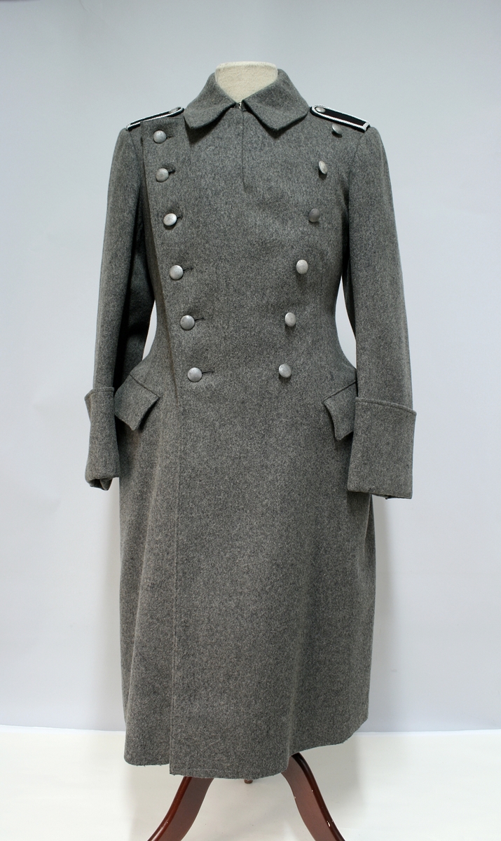 Politiuniform M/1942 - Justismuseet / DigitaltMuseum