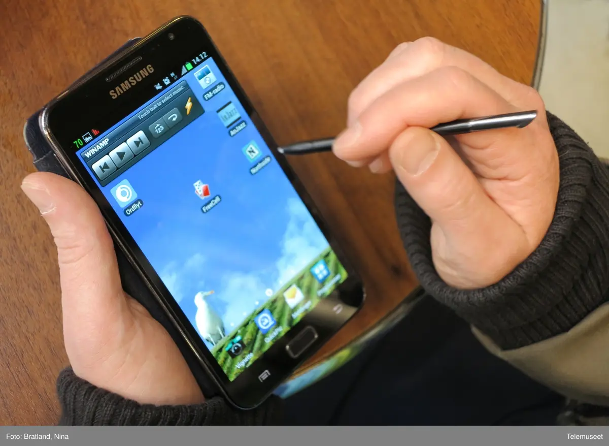 Smarttelefon Samsung - Norsk Teknisk Museum / DigitaltMuseum