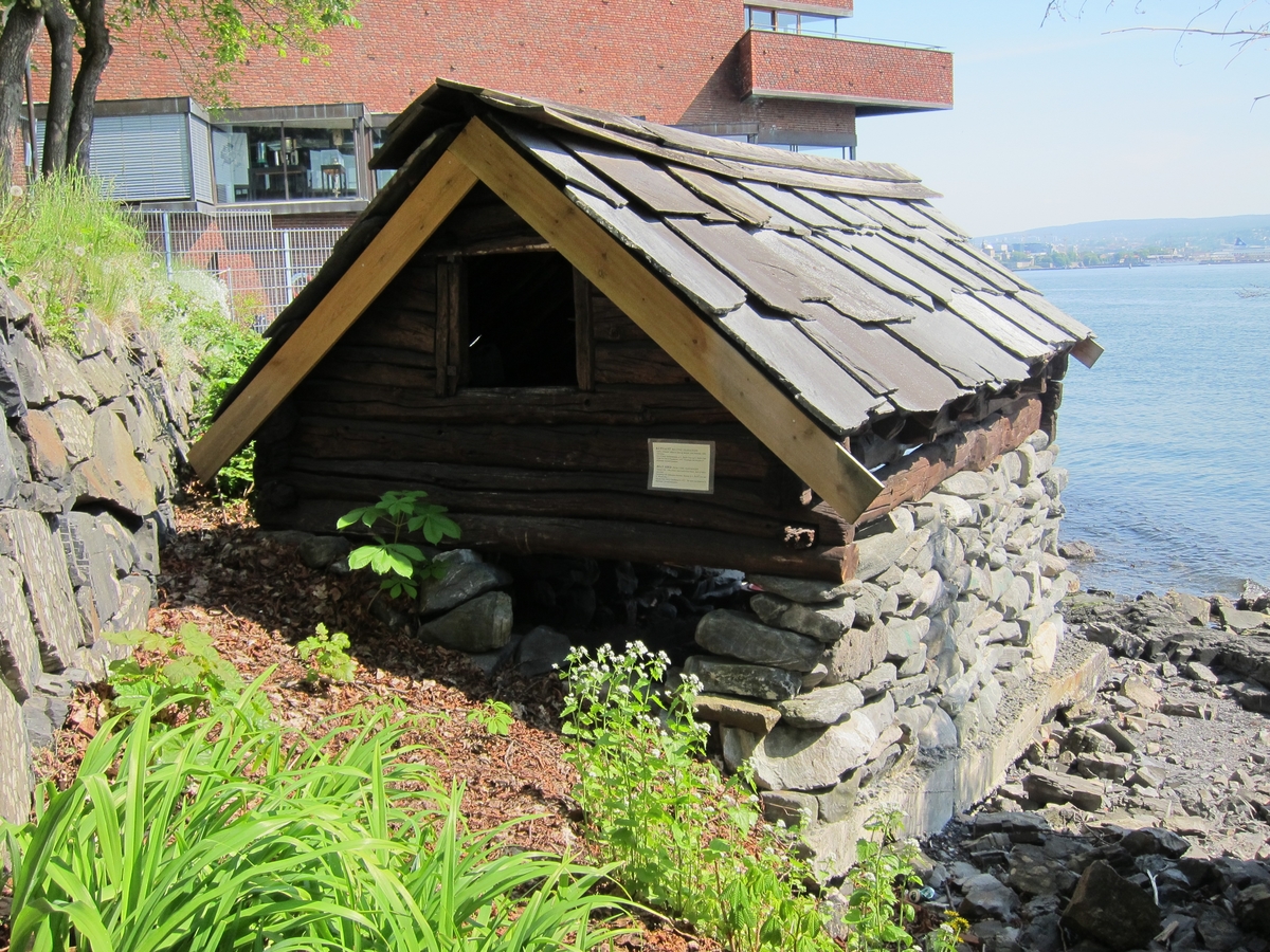 Naust fra Utne i Hardanger - Norsk Maritimt Museum / DigitaltMuseum