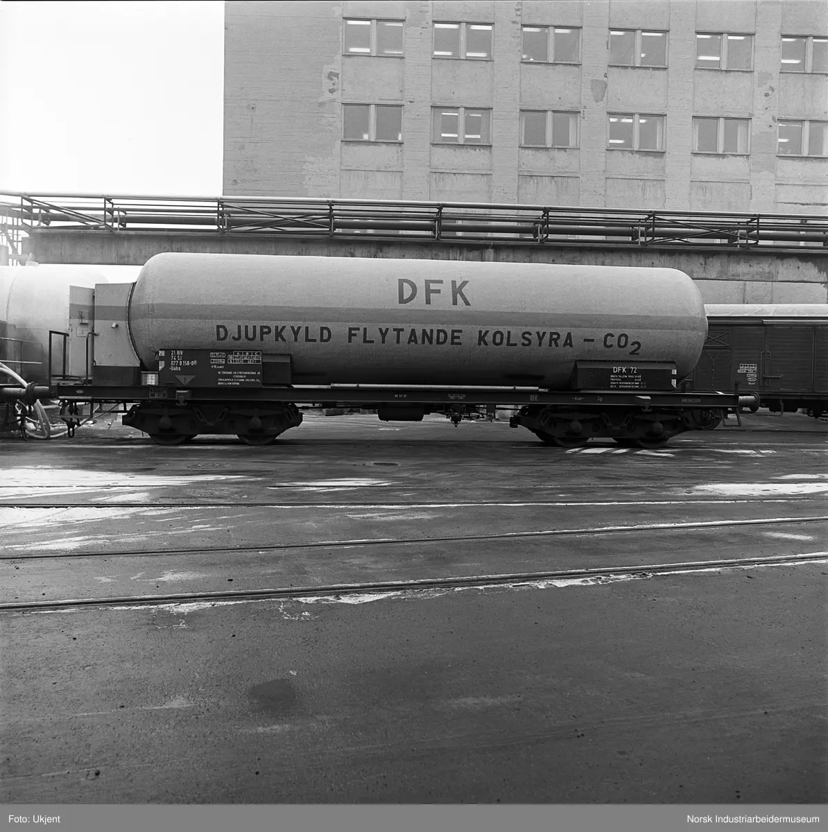 Tank på togskinner med Djupkyld flytande kolsyra, co2. - Norsk ...