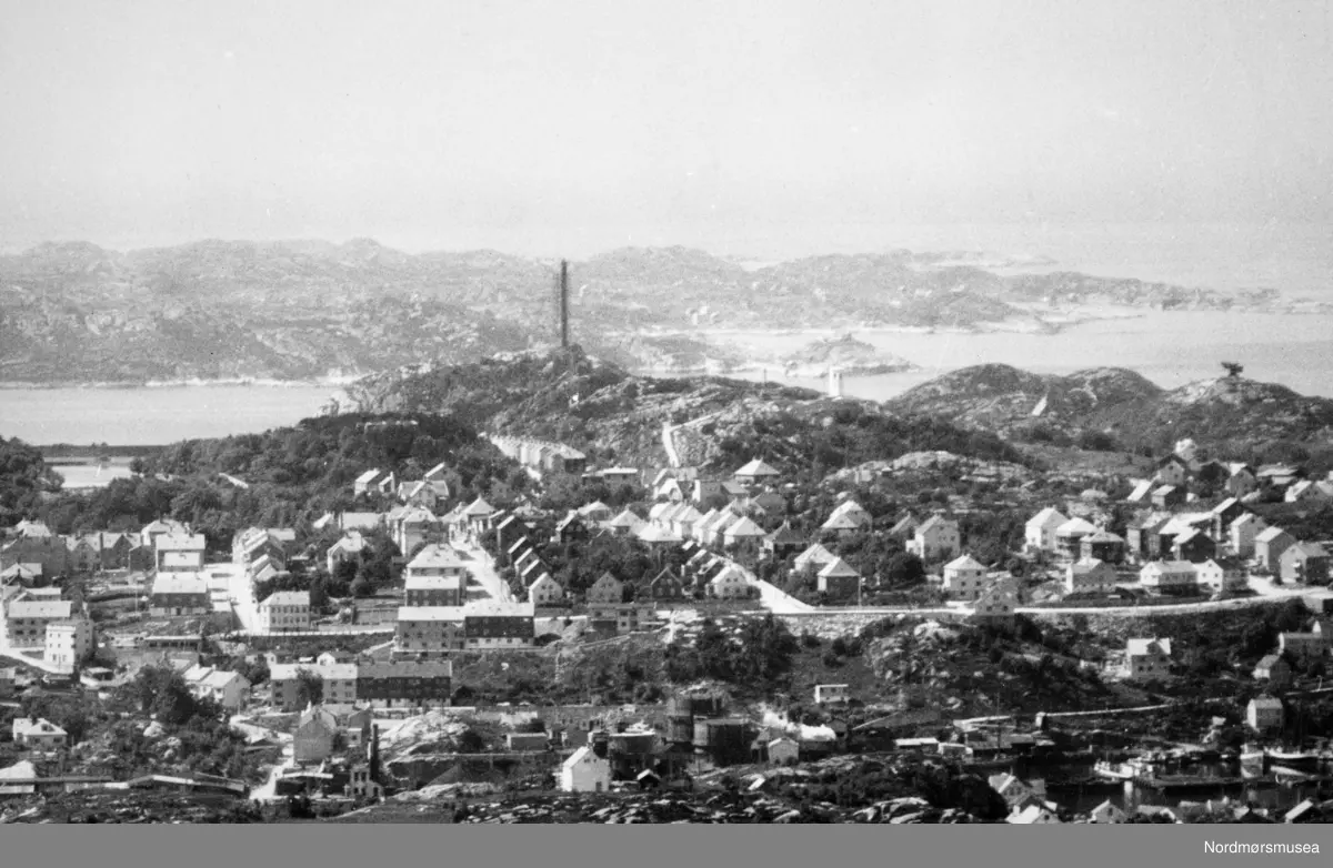 Kristiansund ca 1945. Flyfoto. Uvanlig linse/perspektiv. Lars ...