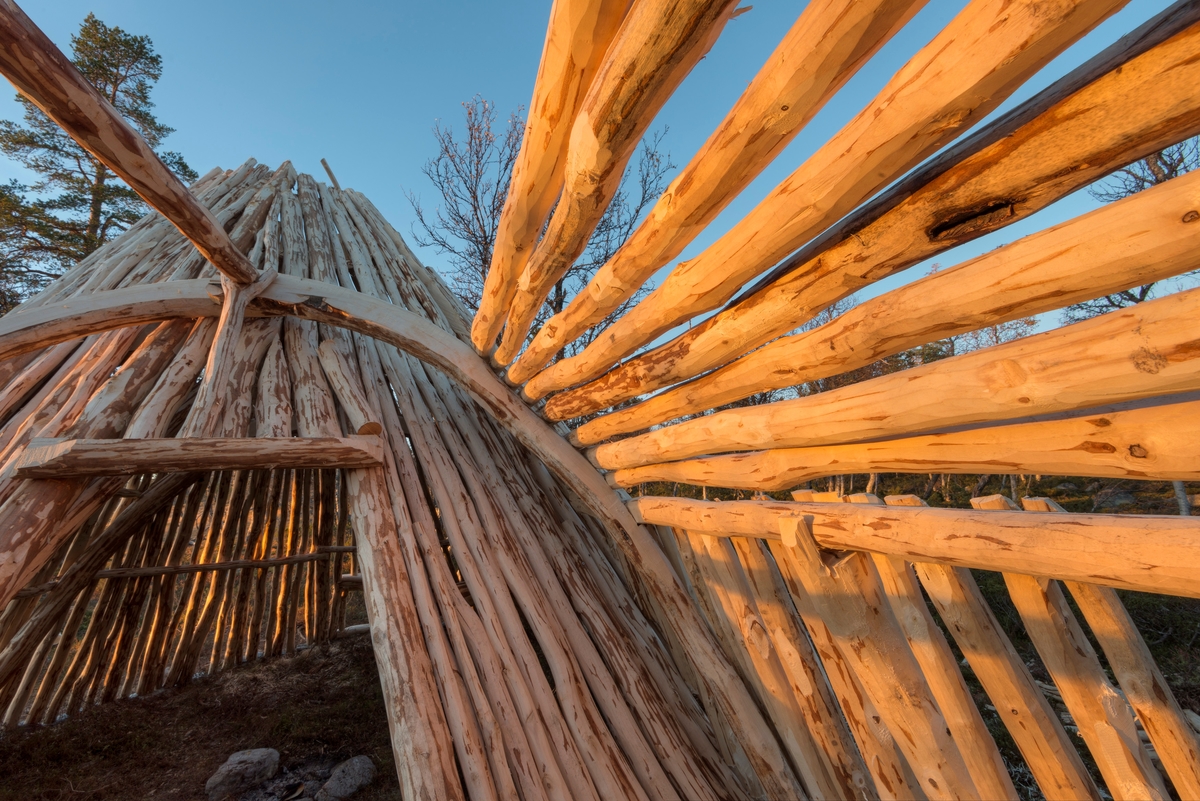 Bilde tatt under arbeidet med å bygge en rekonstuksjon av Daniel ...