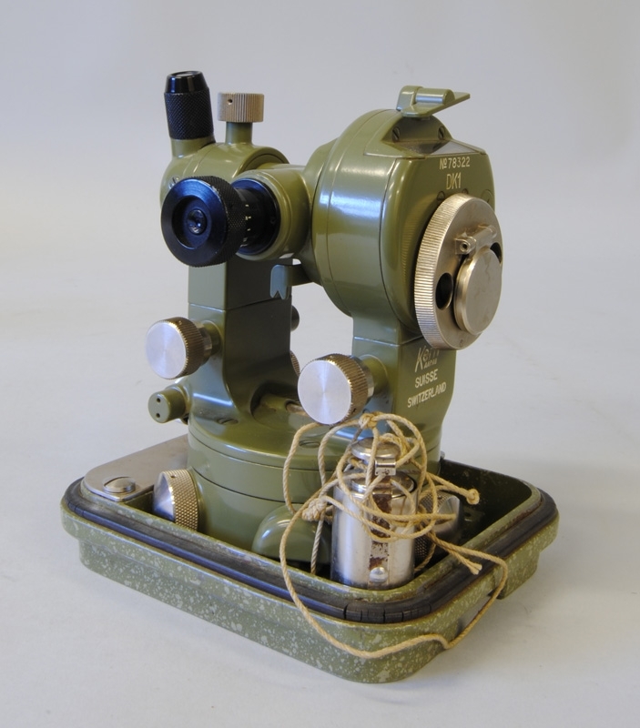Teodolit - Järnvägsmuseet / DigitaltMuseum
