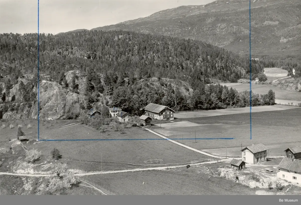Flyfoto av Grave 13. juni 1958 - Bø Museum / DigitaltMuseum