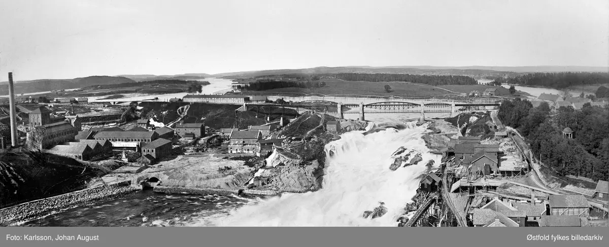 Panorama eller oversiktsbilde fra Sarpsfossen og Sarpsbrua med ...