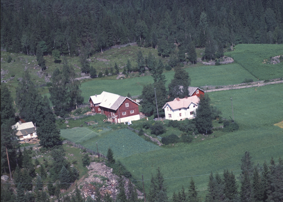 Flyfoto av Kindbekken gard, Næroset, Ringsaker. - Anno Domkirkeodden ... Flyfoto av Kindbekken gard, Næroset, Ringsaker. - Anno Domkirkeodden ...