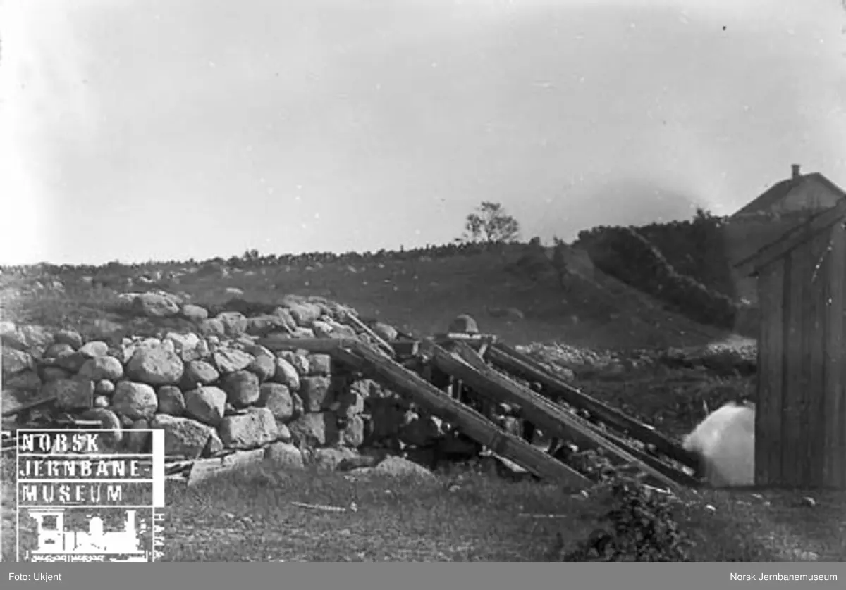 Damanlegg ved Figgen, trolig ved bruanlegget over Figgjo elv - Norsk ...