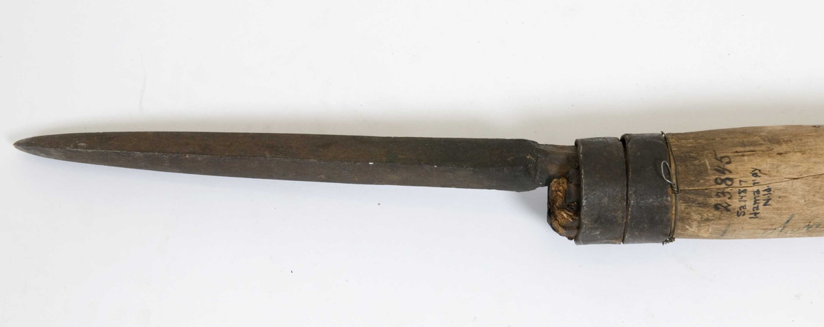 Spyd, jaktspyd - Norsk Folkemuseum / DigitaltMuseum