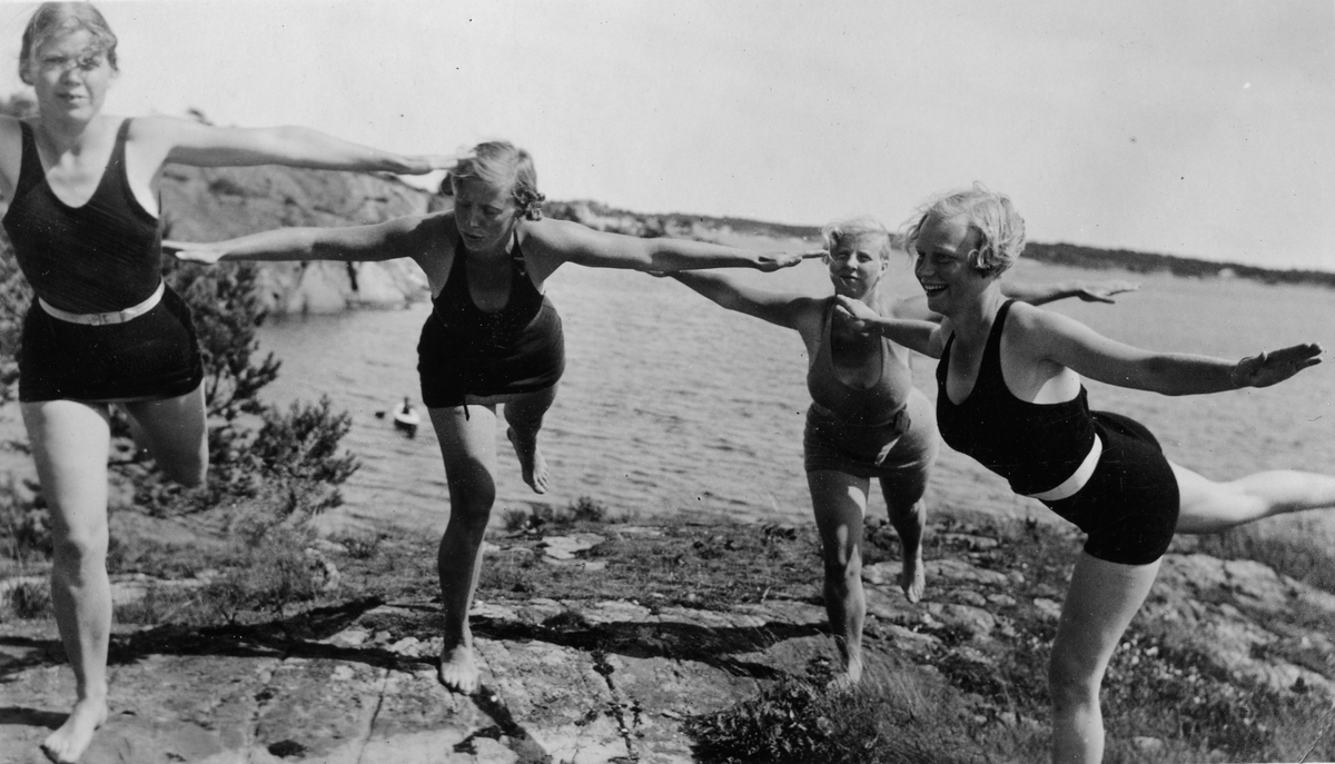 Friluftsgymnastikk på Løkholmen - Telemark Museum / DigitaltMuseum