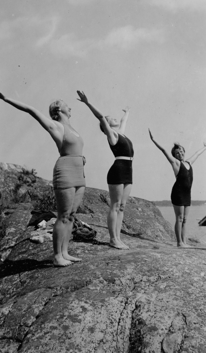 Friluftsgymnastikk på Løkholmen - Telemark Museum / DigitaltMuseum
