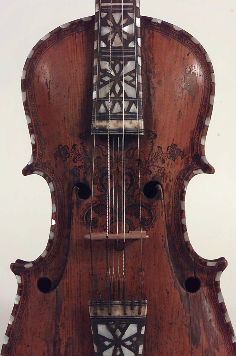 Hardingfele - Norsk Folkemuseum / DigitaltMuseum